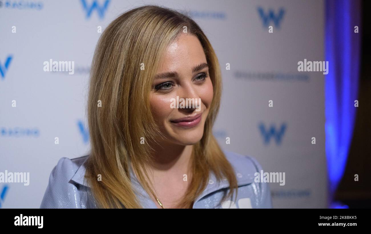 Chloe grace moretz 2022 hi-res stock photography and images - Alamy