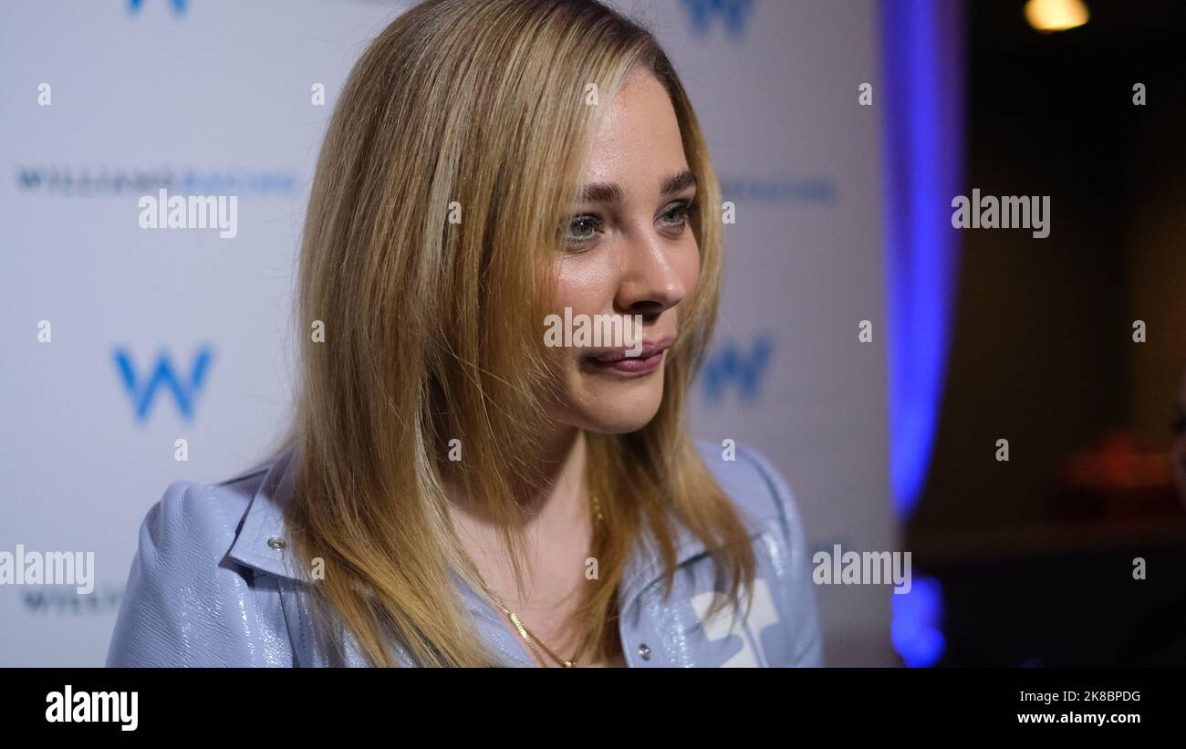 Chloe grace moretz 2022 hi-res stock photography and images - Alamy