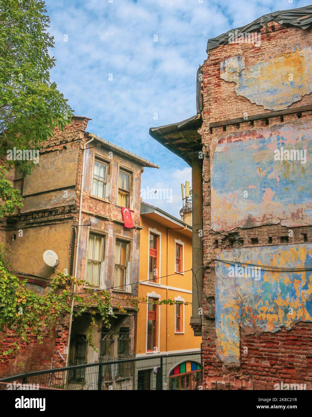 Beautiful architecture in the neighbourhood of Balat (Istanbul, Turkey ...