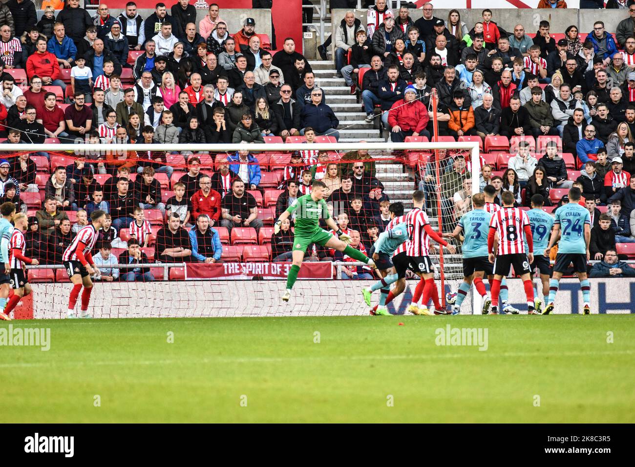 Nathan tella burnley hi-res stock photography and images - Alamy