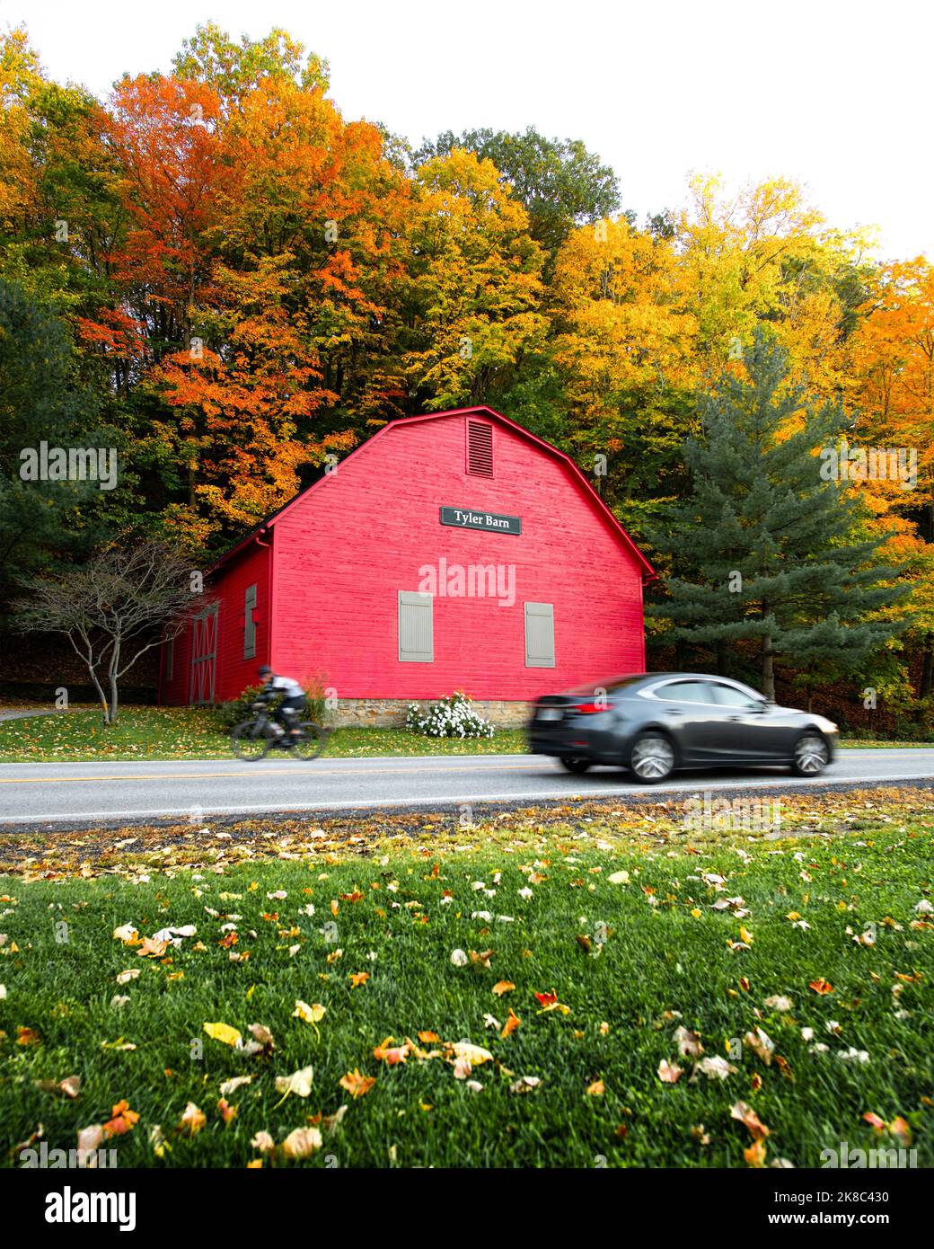 Tyler Barn in the Rocky River Reservation in Fall Stock Photo - Alamy
