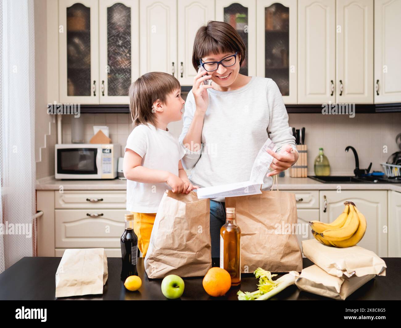 Online grocery store hi-res stock photography and images - Alamy