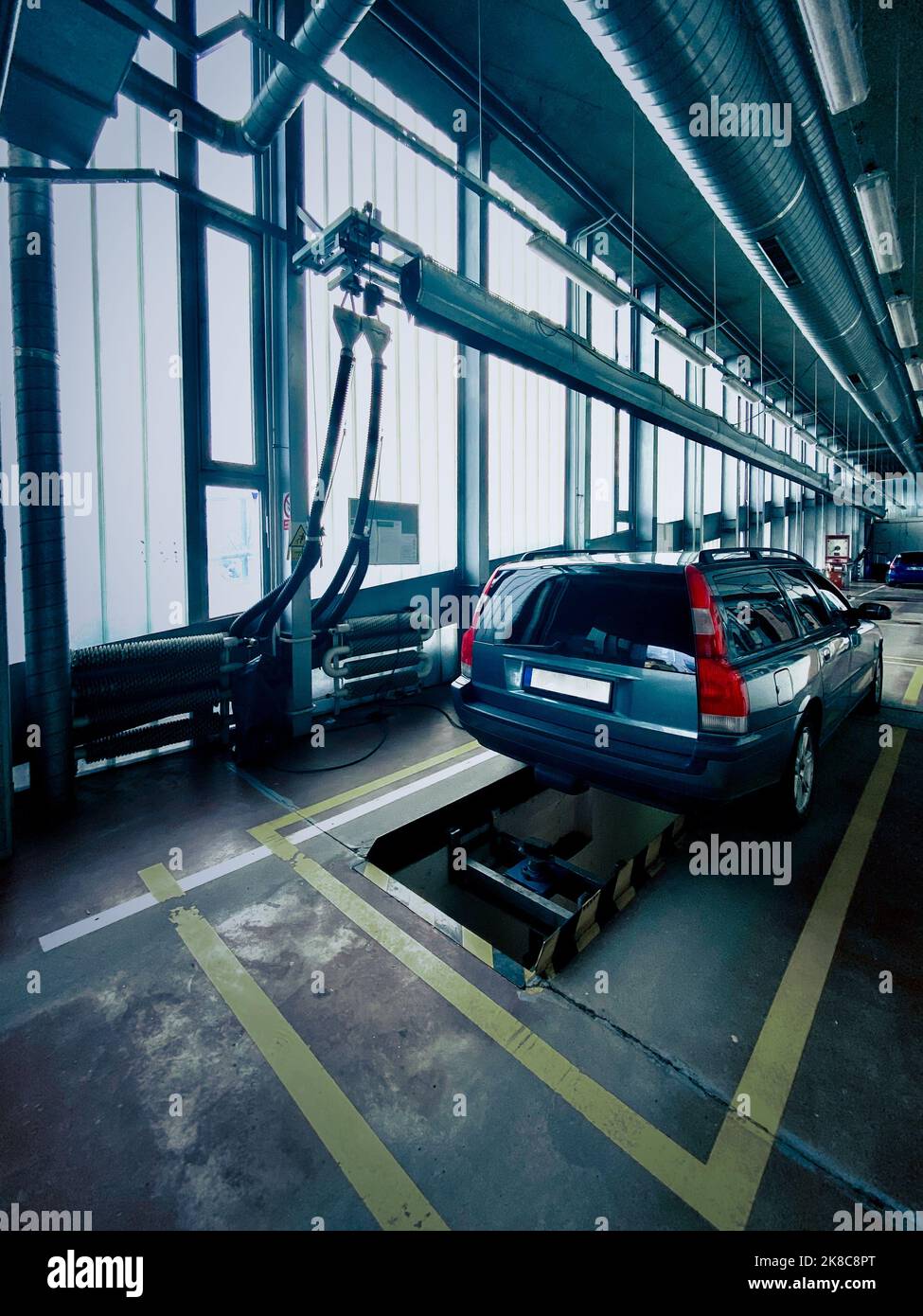 Car spare parts dealer hi-res stock photography and images - Alamy