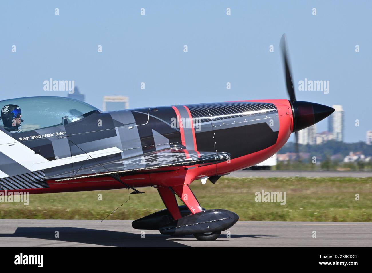 JACKSONVILLE, FL. (Oct. 21, 2022) Adam Baker taxis his Extra 330 ...