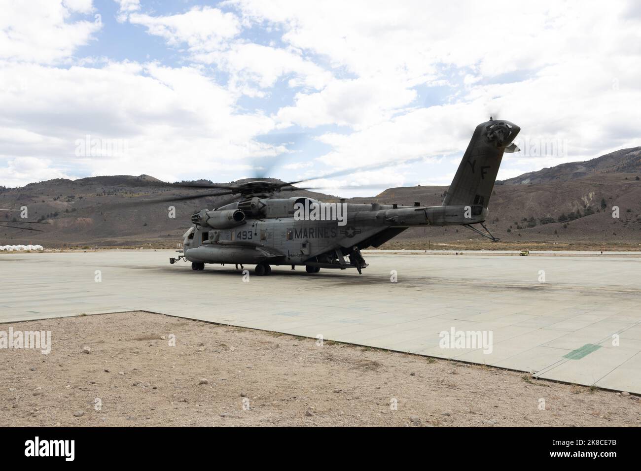 U.S. Marines with Marine Heavy Helicopter Squadron (HMH) 462, Marine ...