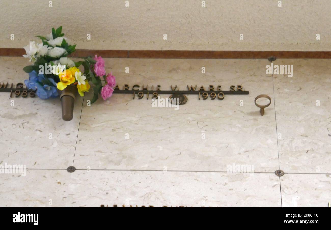 Manchester garden mausoleum hi-res stock photography and images - Alamy