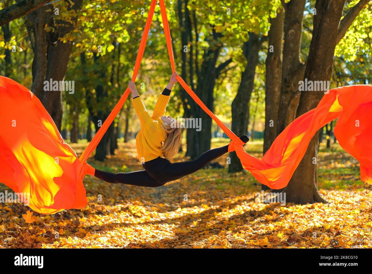 Aerial silks hi-res stock photography and images - Alamy