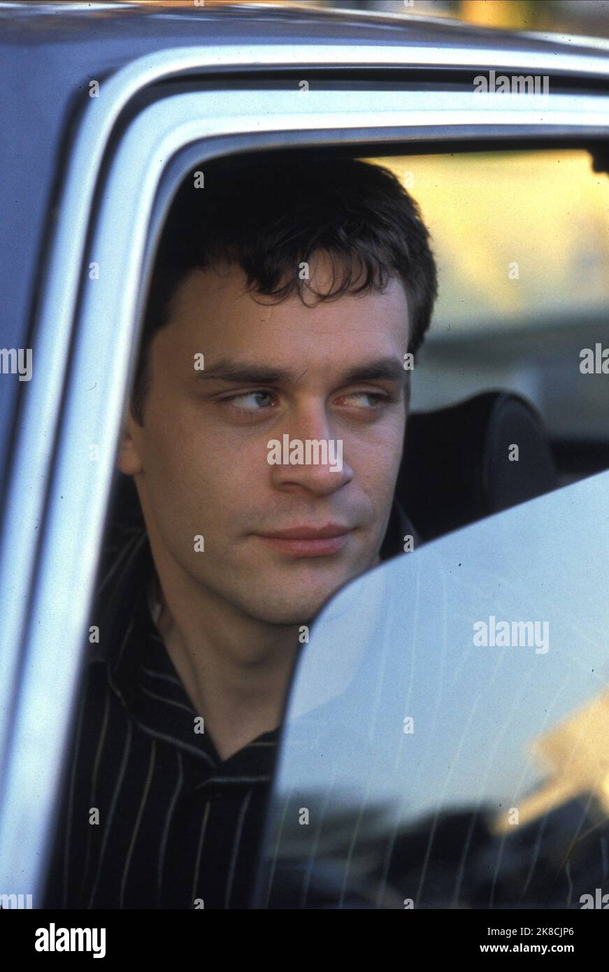 Tom Everett Scott Film: Attraction (2000) Characters: Garrett Director ...