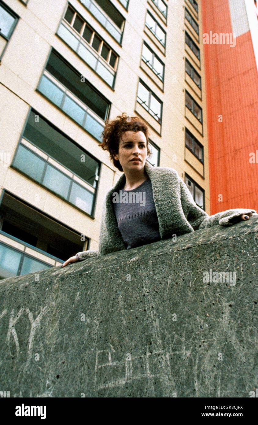 Susan Lynch Film: Beautiful Creatures (UK 2000) Characters: Dorothy ...