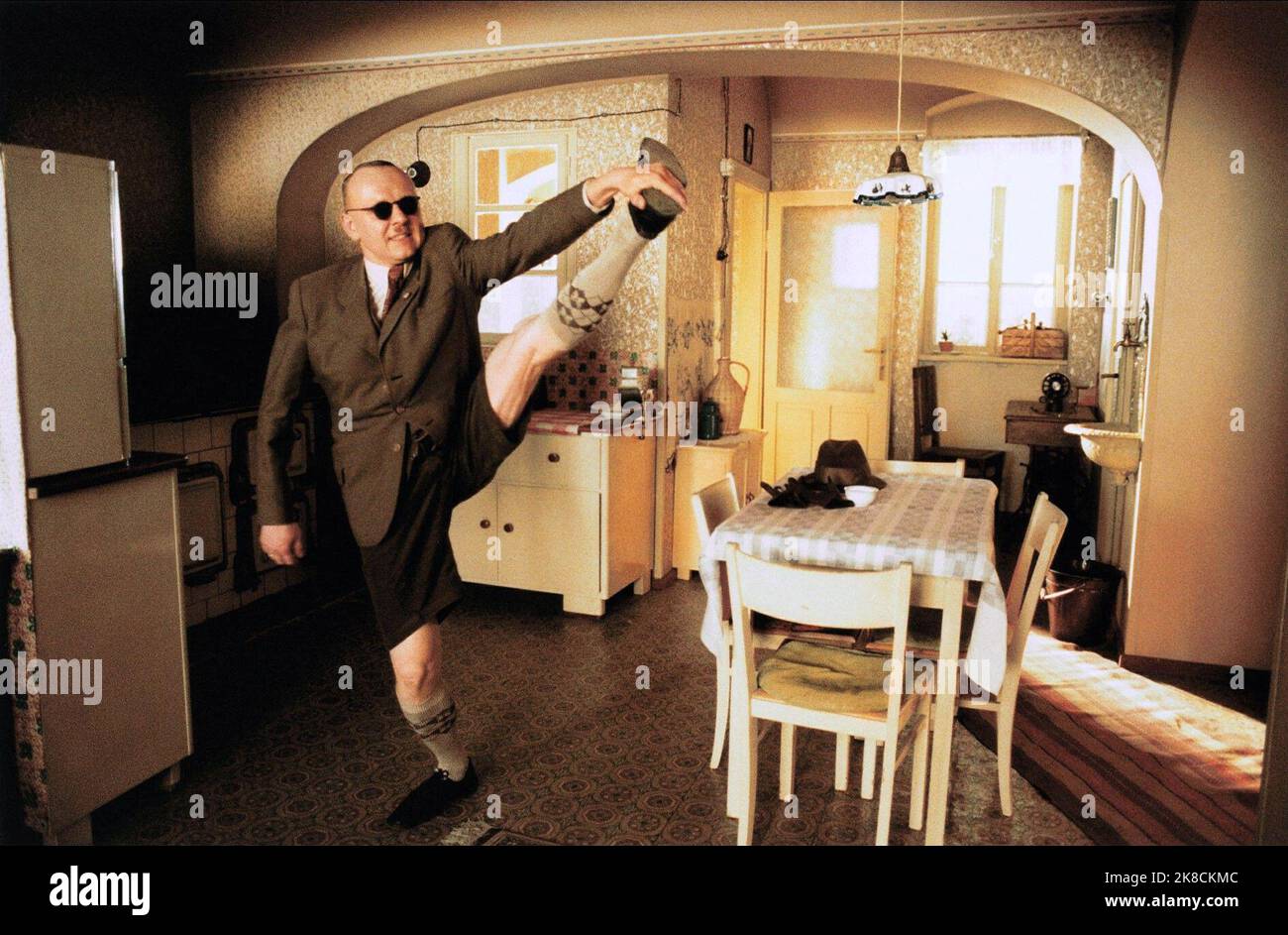 Jaroslav Dusek Film: Divided We Fall; Musime Si Pomahat (2000 ...