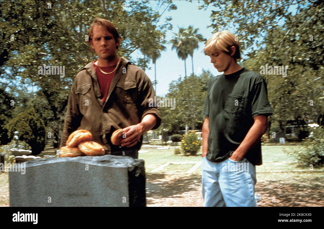 Marcus Thomas & Casey Affleck Film: Drowning Mona (USA 2000) Characters ...