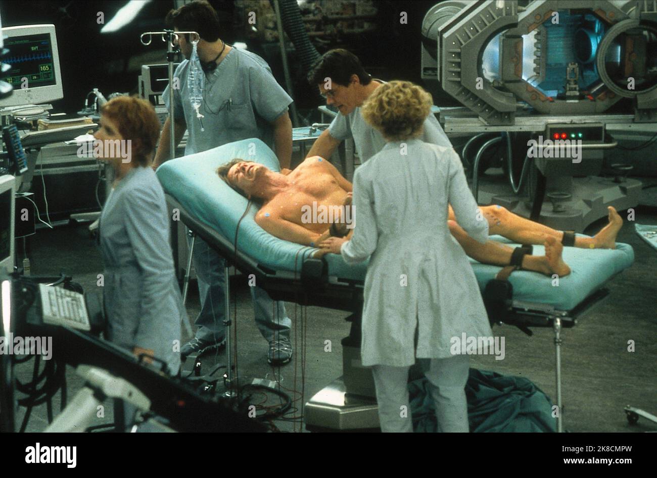 Kim Dickens, Greg Grunberg, Kevin Bacon, Josh Brolin & Elisabeth Shue ...