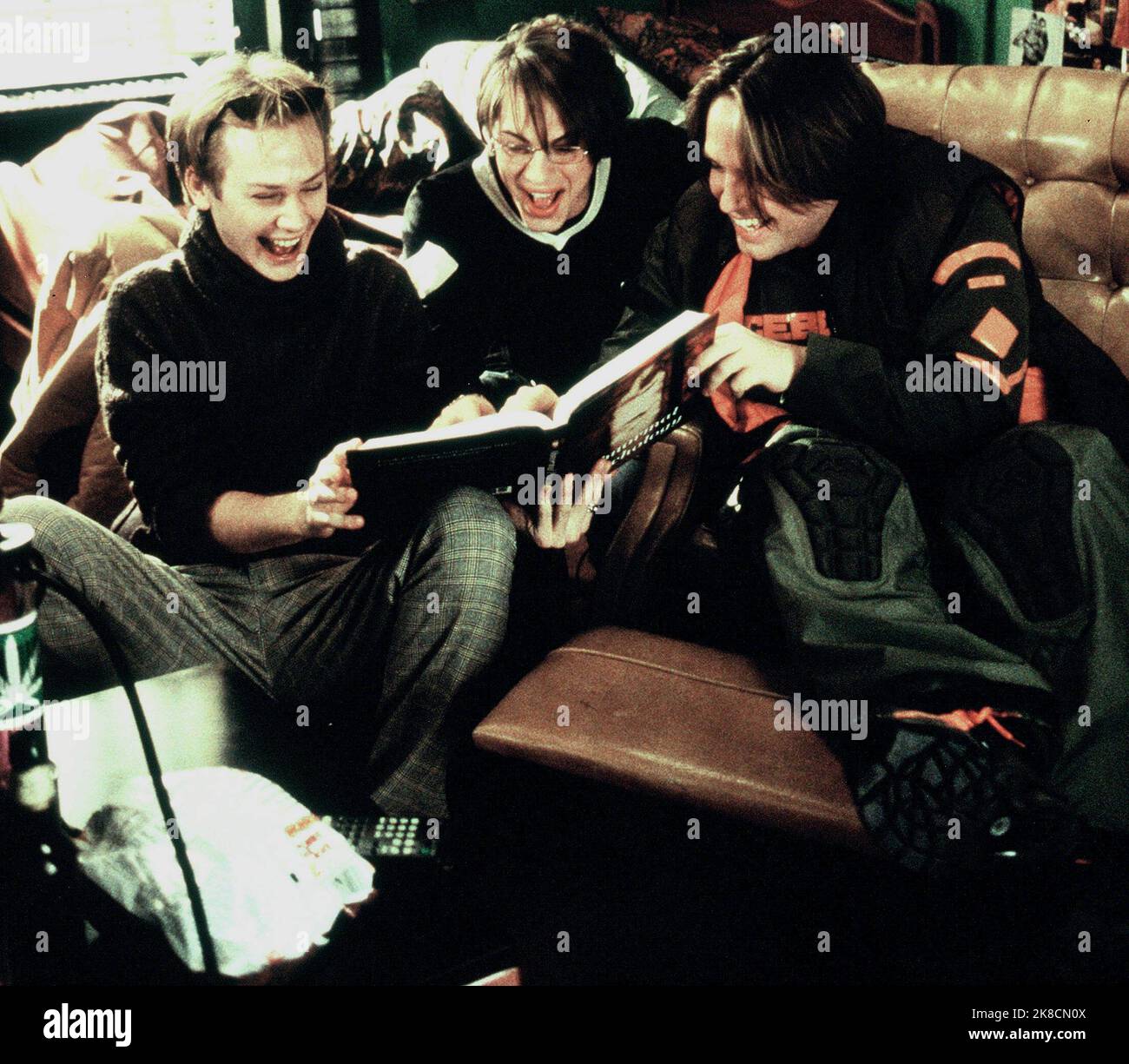 Jimmi Simpson, Thomas Sadoski & Zak Orth Film: Loser (2000) Characters ...