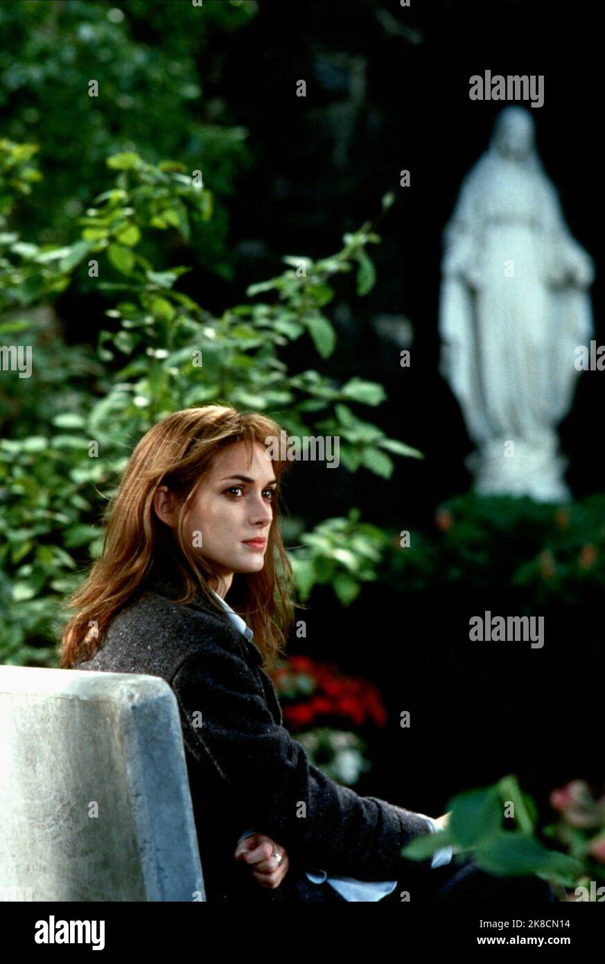 Winona Ryder Film: Lost Souls (USA 2000) Characters: Maya Larkin ...