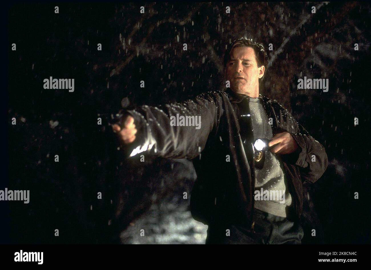 Bill Pullman Film: Lucky Numbers (2000) Characters: Det. Pat Lakewood ...
