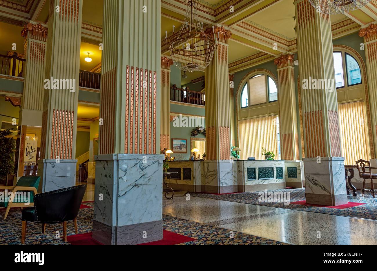 Building atrium reception hi-res stock photography and images - Alamy