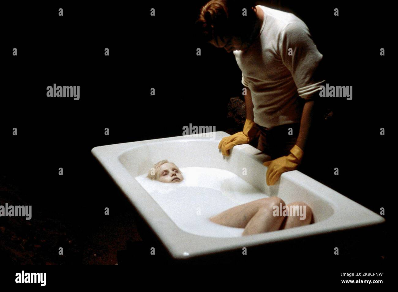 Vincent D'Onofrio & Glenda Chism Film: The Cell (USA/DE 2010 ...