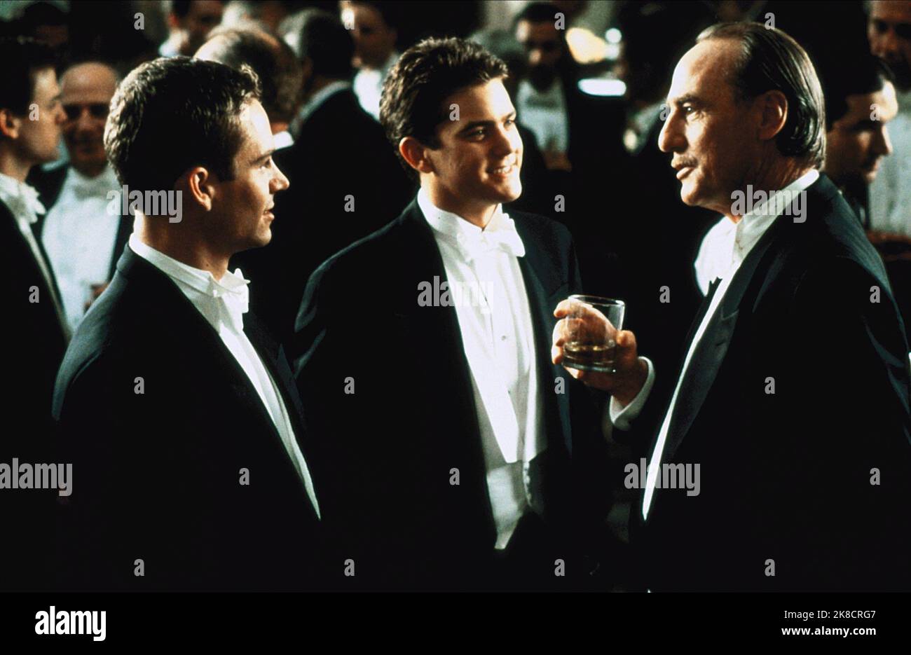 Paul Walker, Joshua Jackson & Craig T. Nelson Film: The Skulls (USA/CAN ...