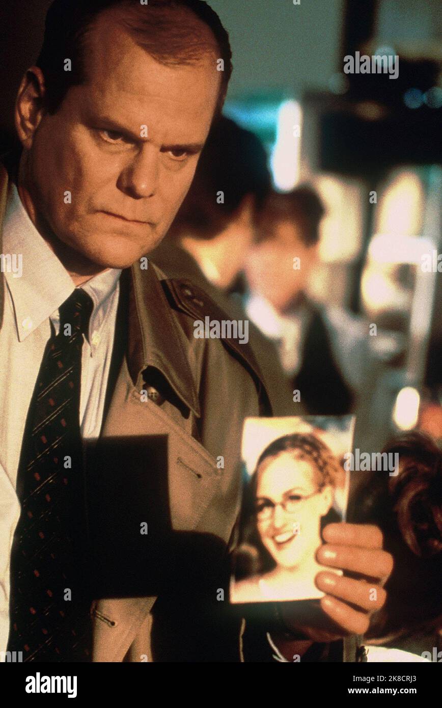 Chris Ellis Film: The Watcher (2000) Characters: Hollis Director: Joe ...