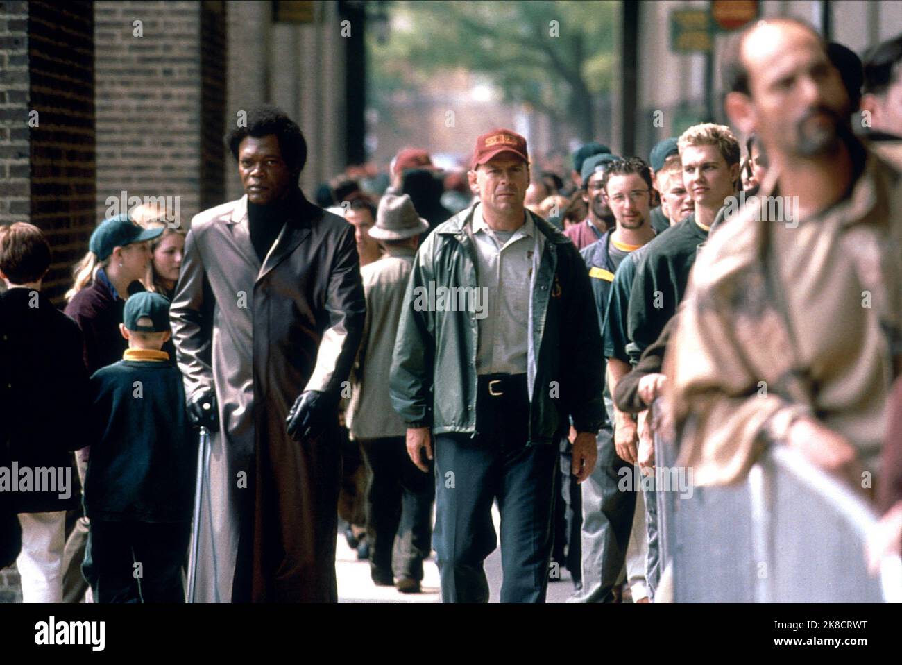 Samuel L. Jackson & Bruce Willis Film: Unbreakable (USA 2000 ...
