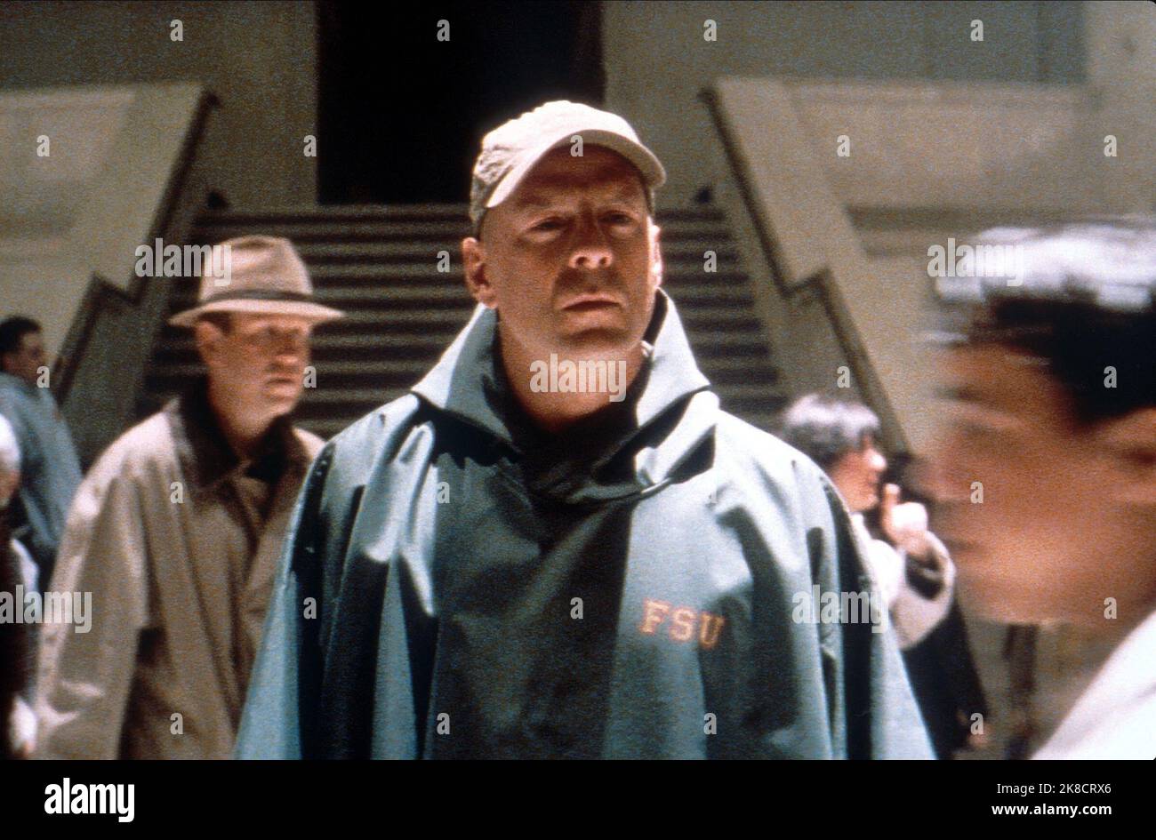 Bruce Willis Film: Unbreakable (USA 2000) Characters: David Dunn ...