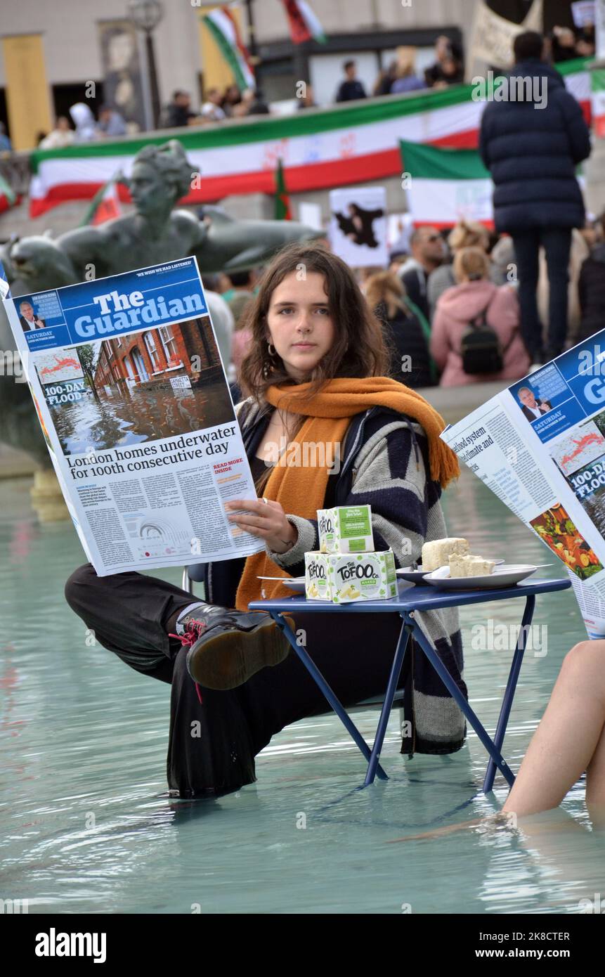 London, UK. 22nd Oct, 2022. Animal Rebellion protest on folding chairs ...