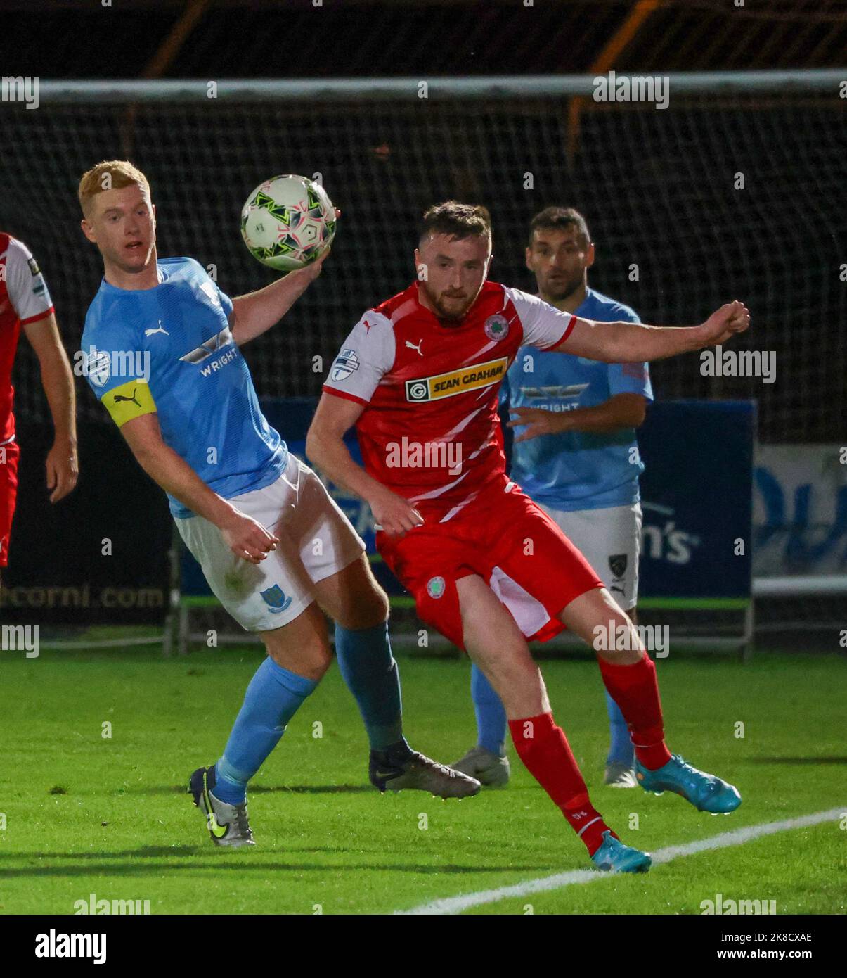 Ronan doherty cliftonville player hi-res stock photography and images ...