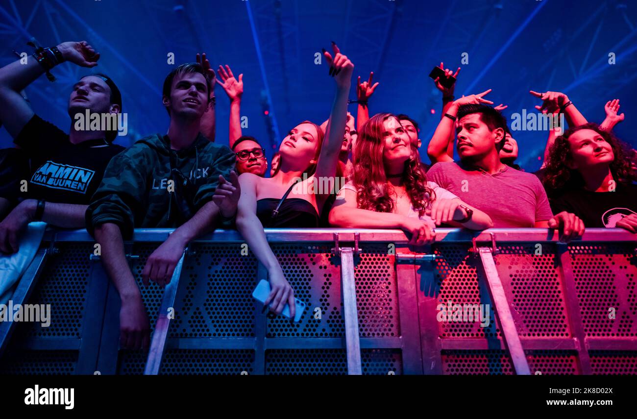 2022-10-23 00:01:57 AMSTERDAM - Visitors during Amsterdam Music Festival, which takes place in ...