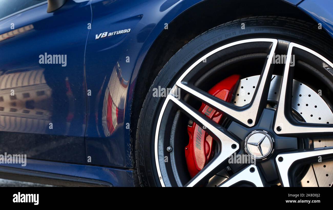 The Front Diamond Cut Alloy Wheel On A 2016 Mercedes Benz C63s AMG Red ...