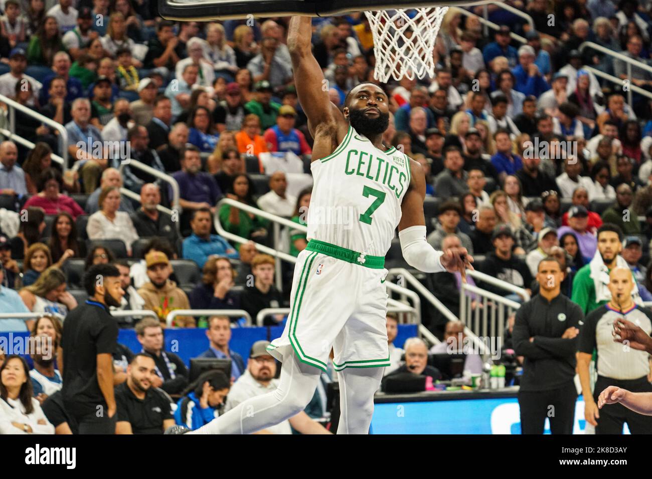 Jaylen brown dunk hi-res stock photography and images - Alamy