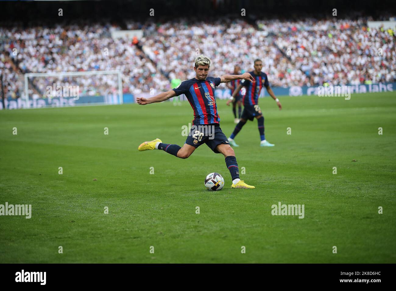 Barcelona´s Sergi Roberto in action during La Liga Match Day 9 between ...