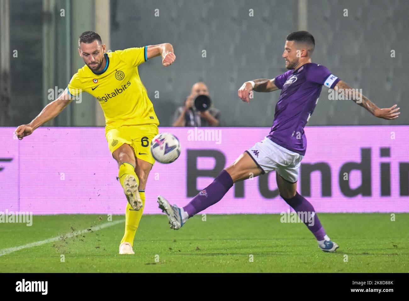Cristiano biraghi de fc internazionale hi-res stock photography and ...