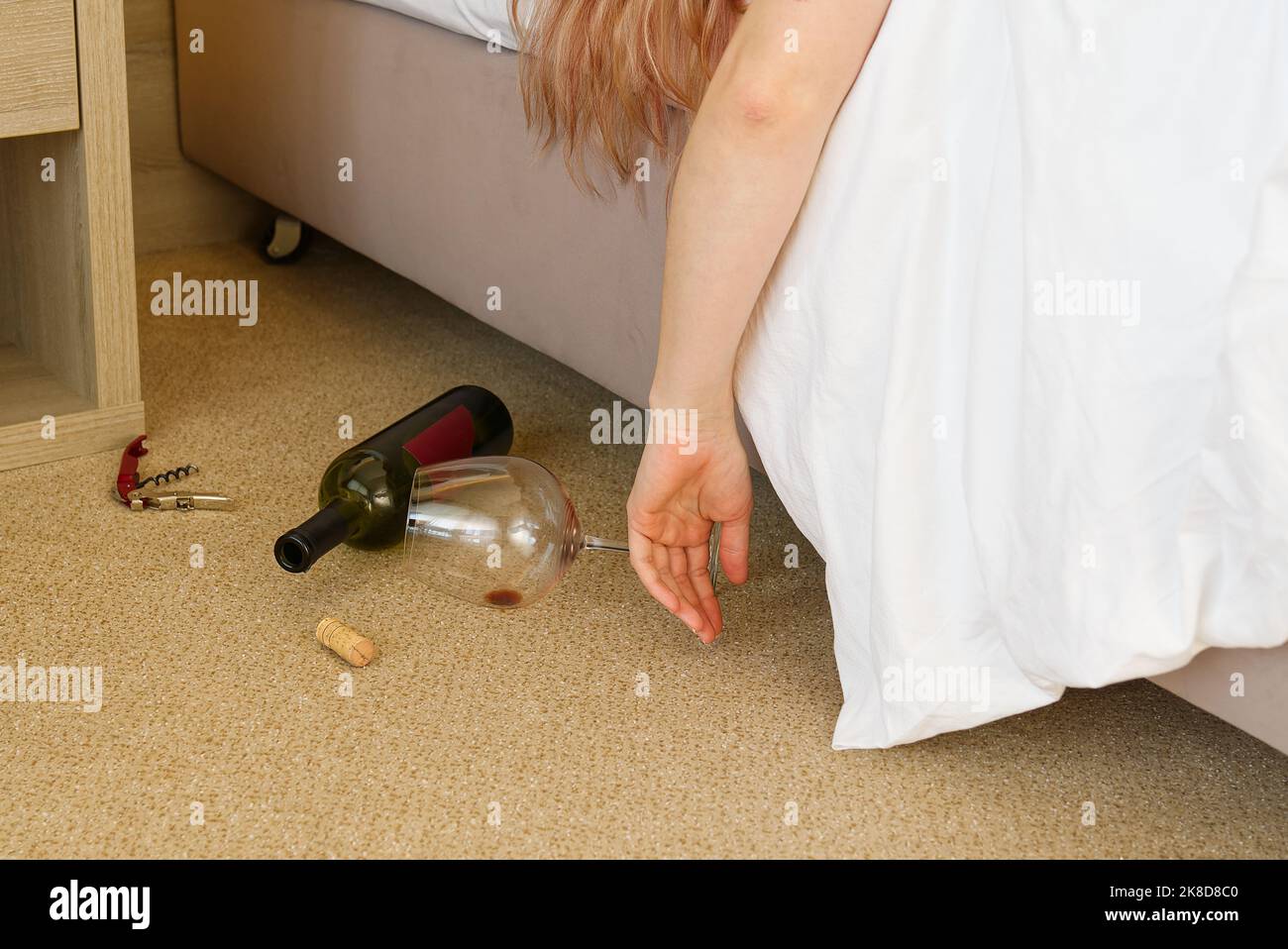 hangover. Young woman sleeping in bed after party at home, hotell Stock ...