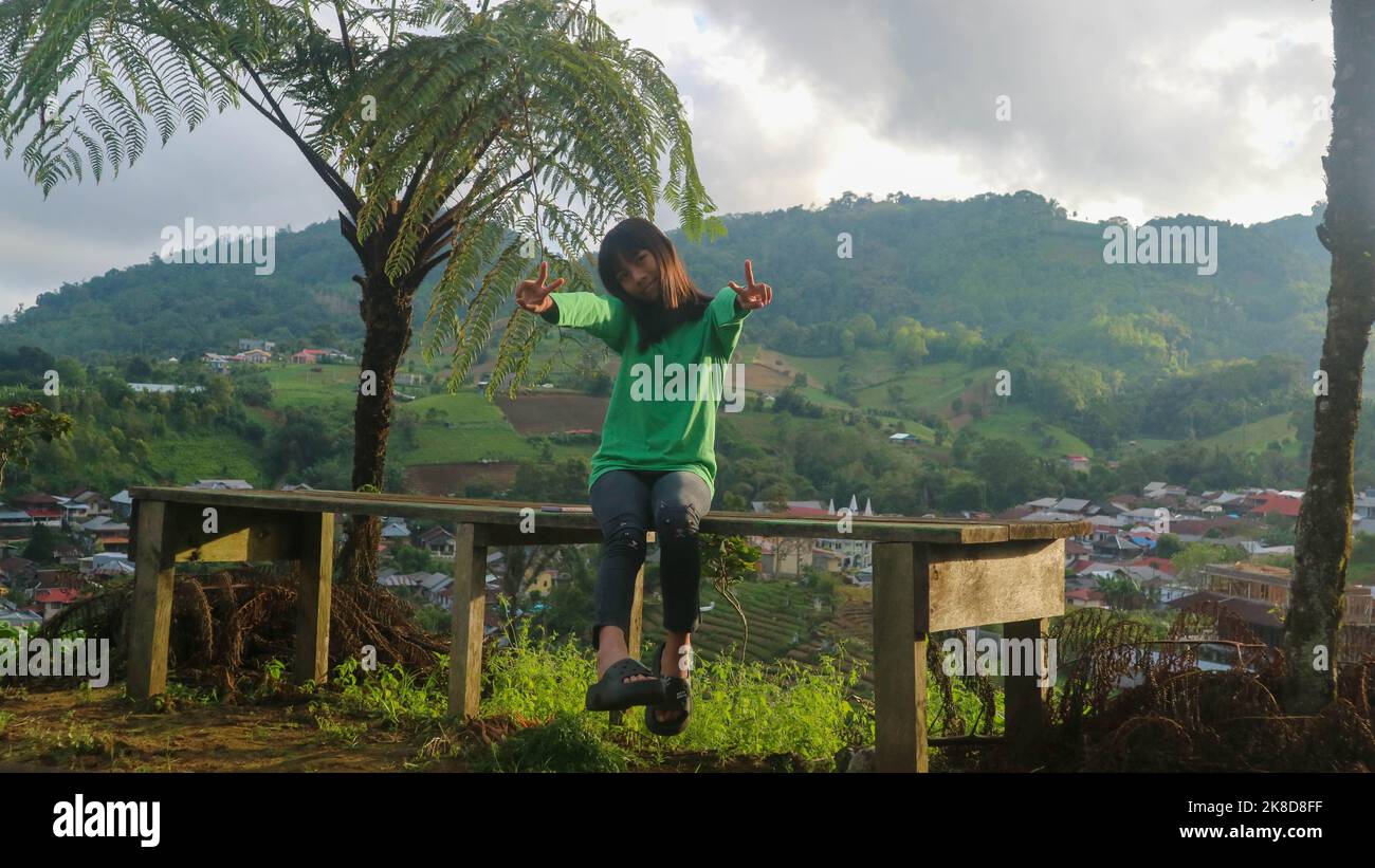 A beautiful little girl at the top of the rurukan Stock Photo - Alamy