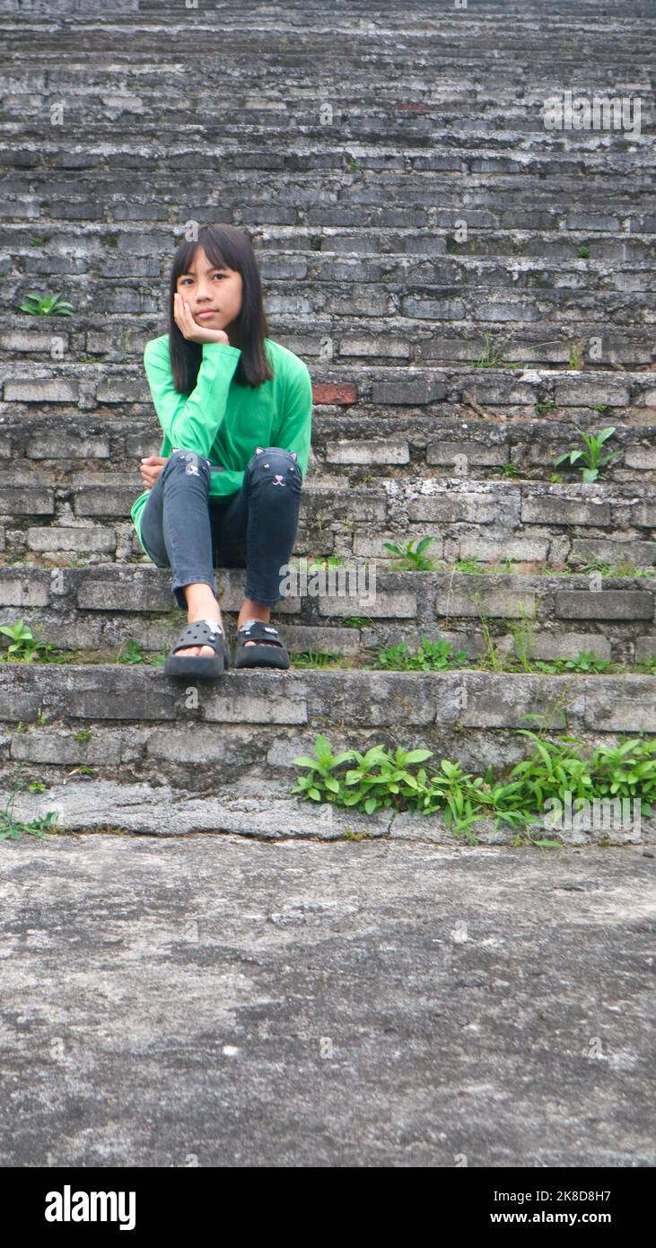 A beautiful little girl at the top of the rurukan Stock Photo - Alamy