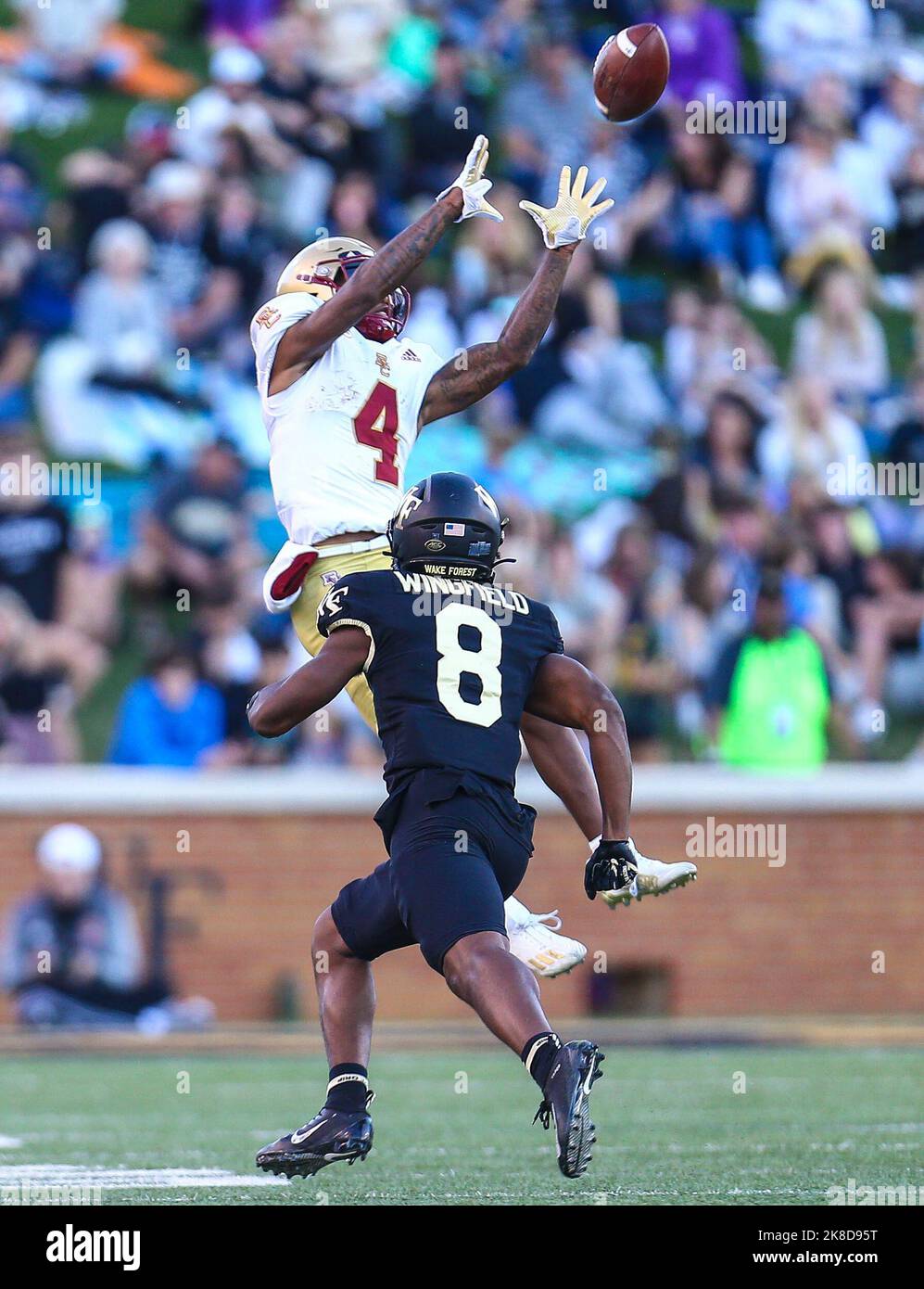 October 22, 2022: Boston College senior Zay Flowers (4) catches ball ...