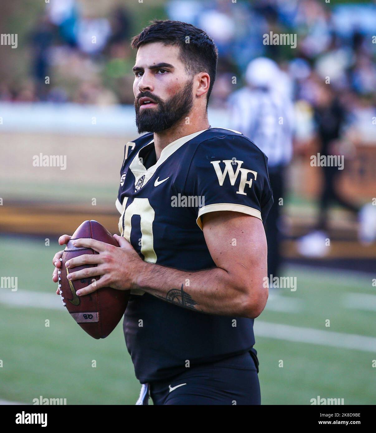 Collge football hi-res stock photography and images - Alamy