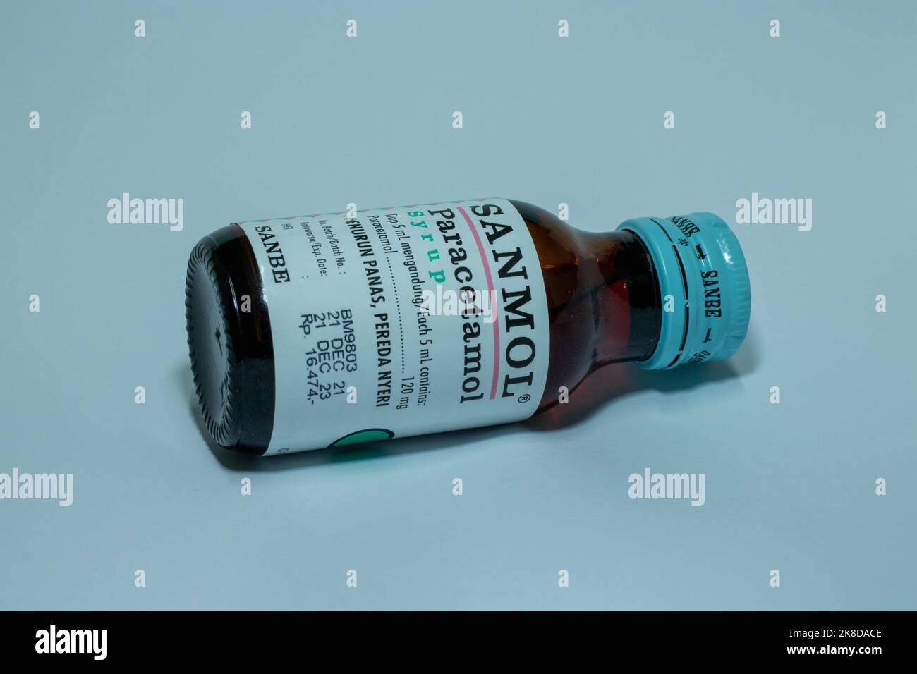Bottle of paracetamol syrup on a white background Stock Photo - Alamy