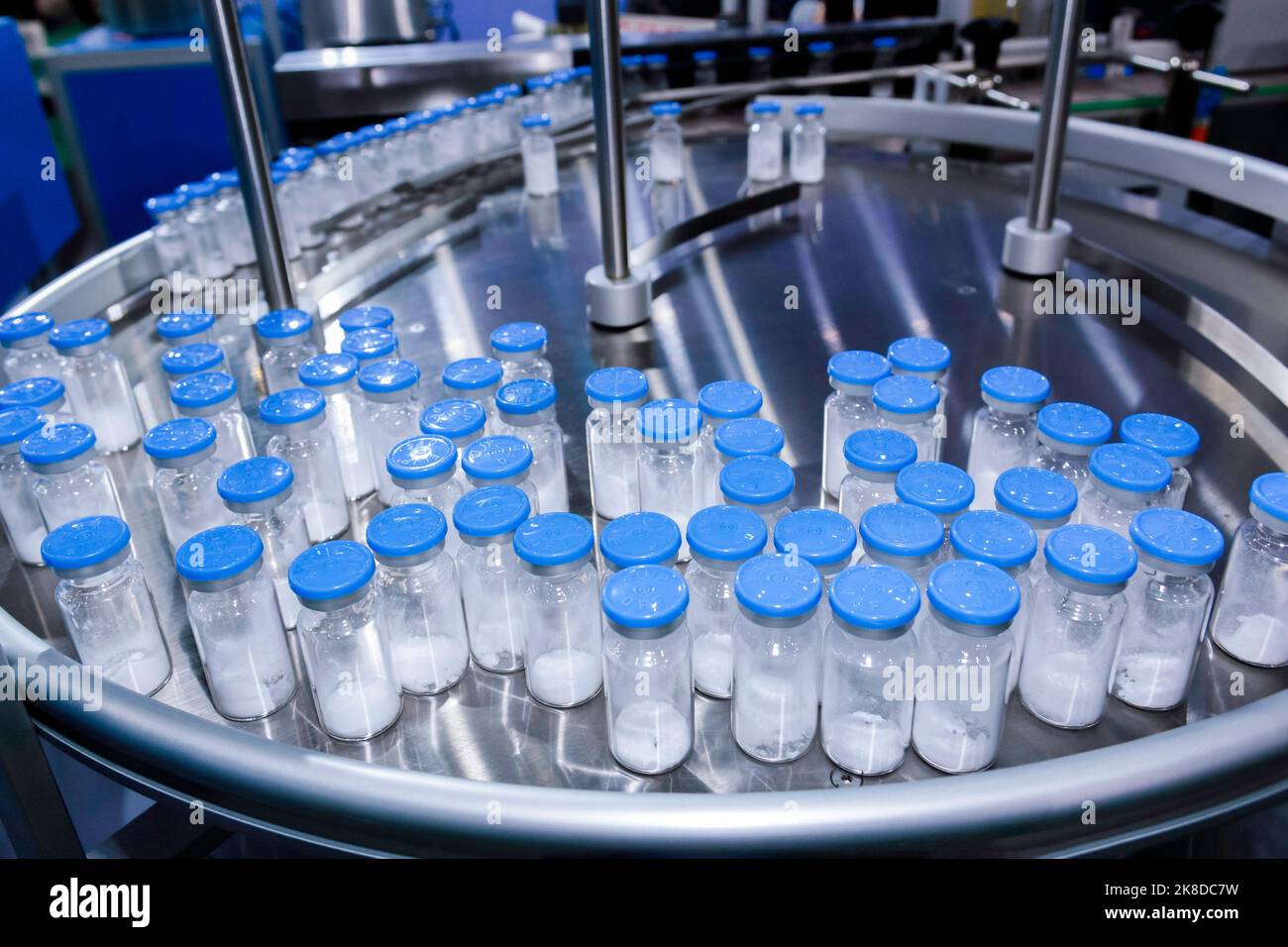 Automatic packing line conveyor pharmaceutical hi-res stock photography ...