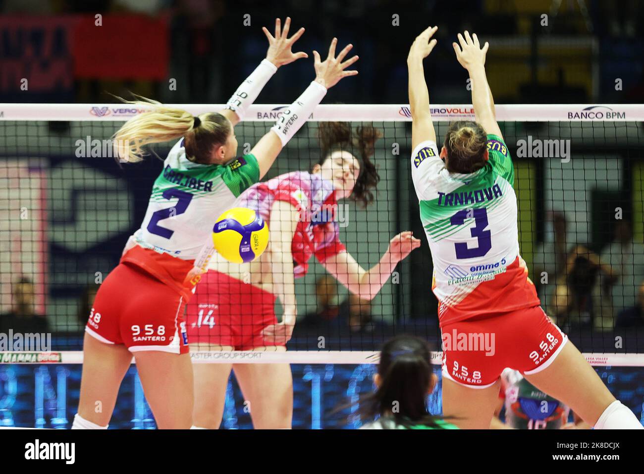 Spike of 14 DANA RETTKE (Vero Volley Milano) during Vero Volley Milano ...