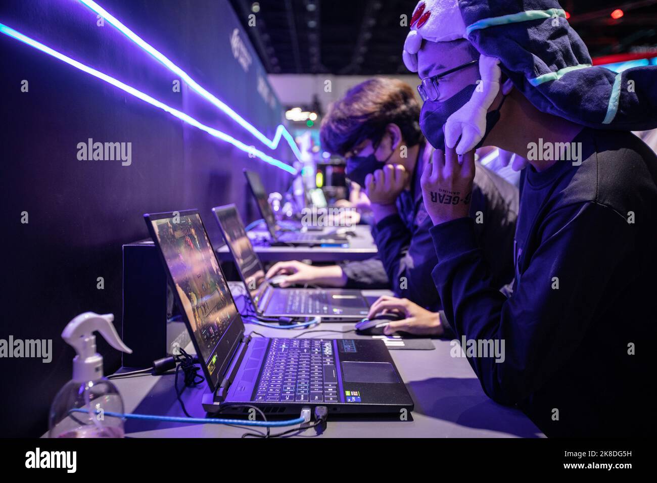 Visitors play games at the Intel boot. Thailand Game Show 2022 is the ...