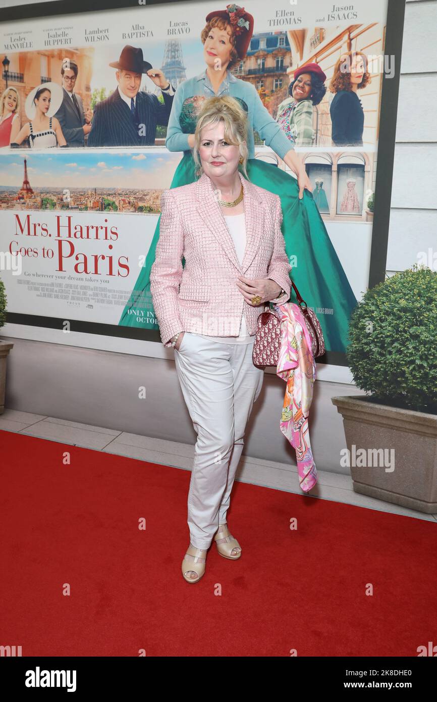 October 23, 2022: PATTI PINK CAKE PATRICIA LYDEN attends the Sydney ...