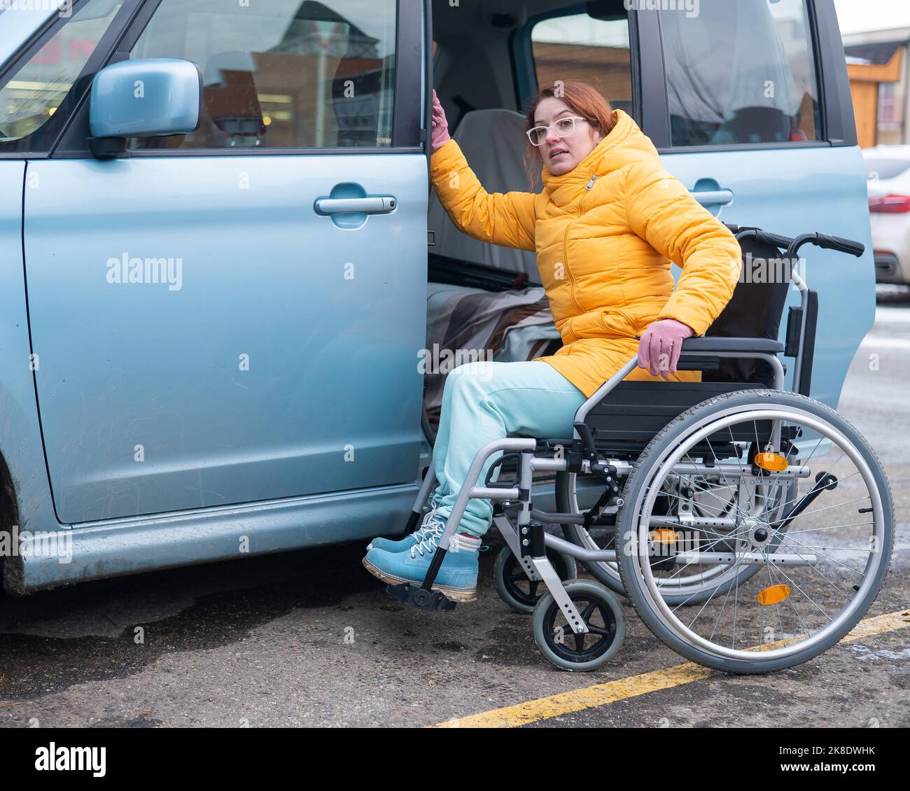 Wheelchair transfer hi-res stock photography and images - Alamy