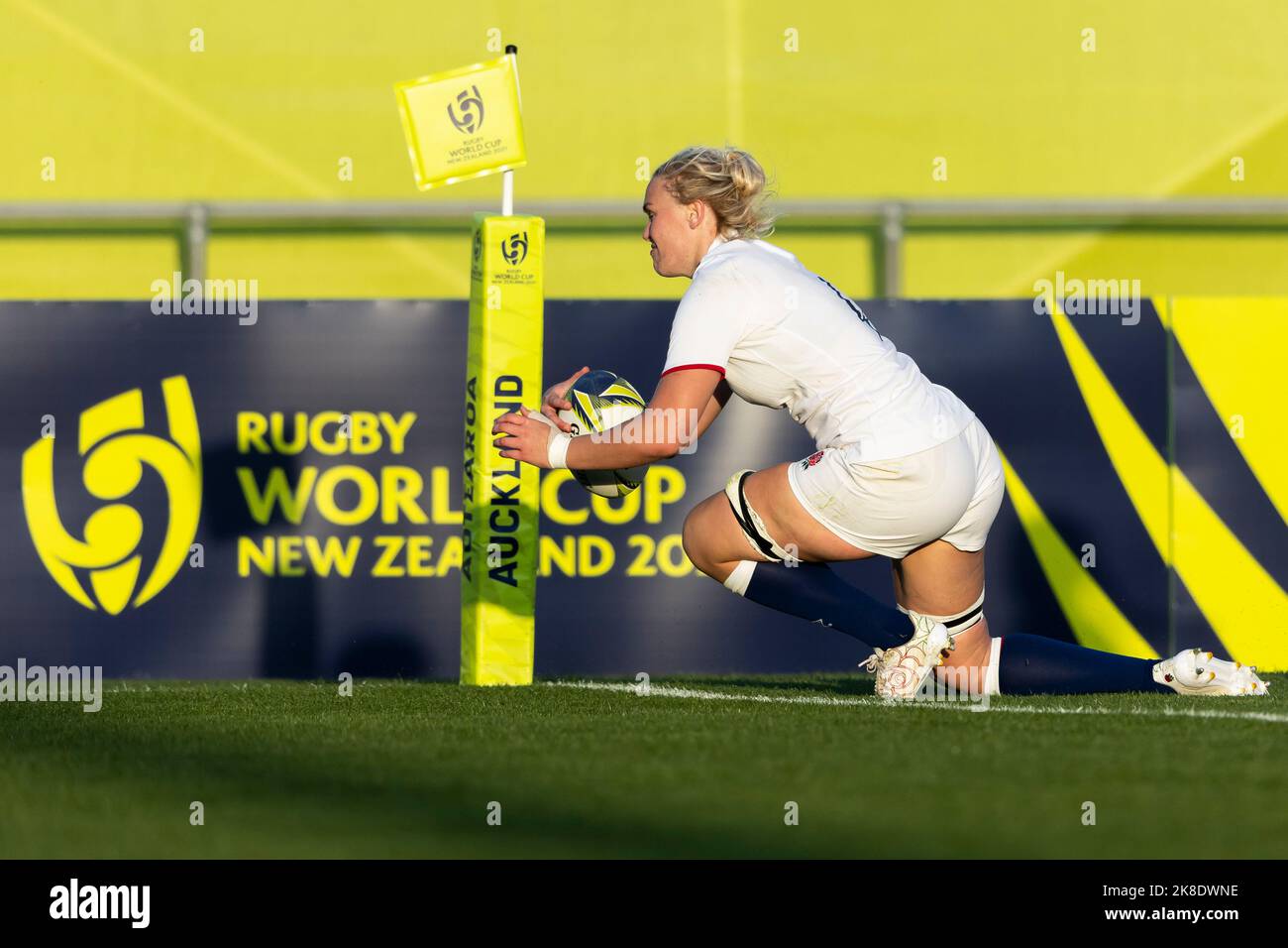 England's Rosie Galligan scores her 3rd try during the Women's Rugby ...