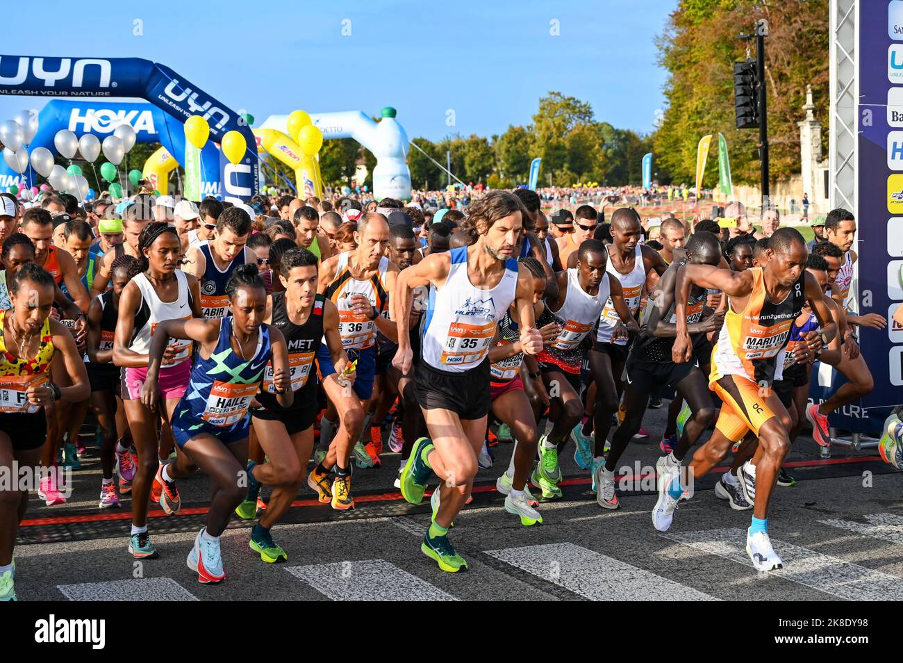 Top Runner athletes set off for the marathon during the Marathon 36th ...