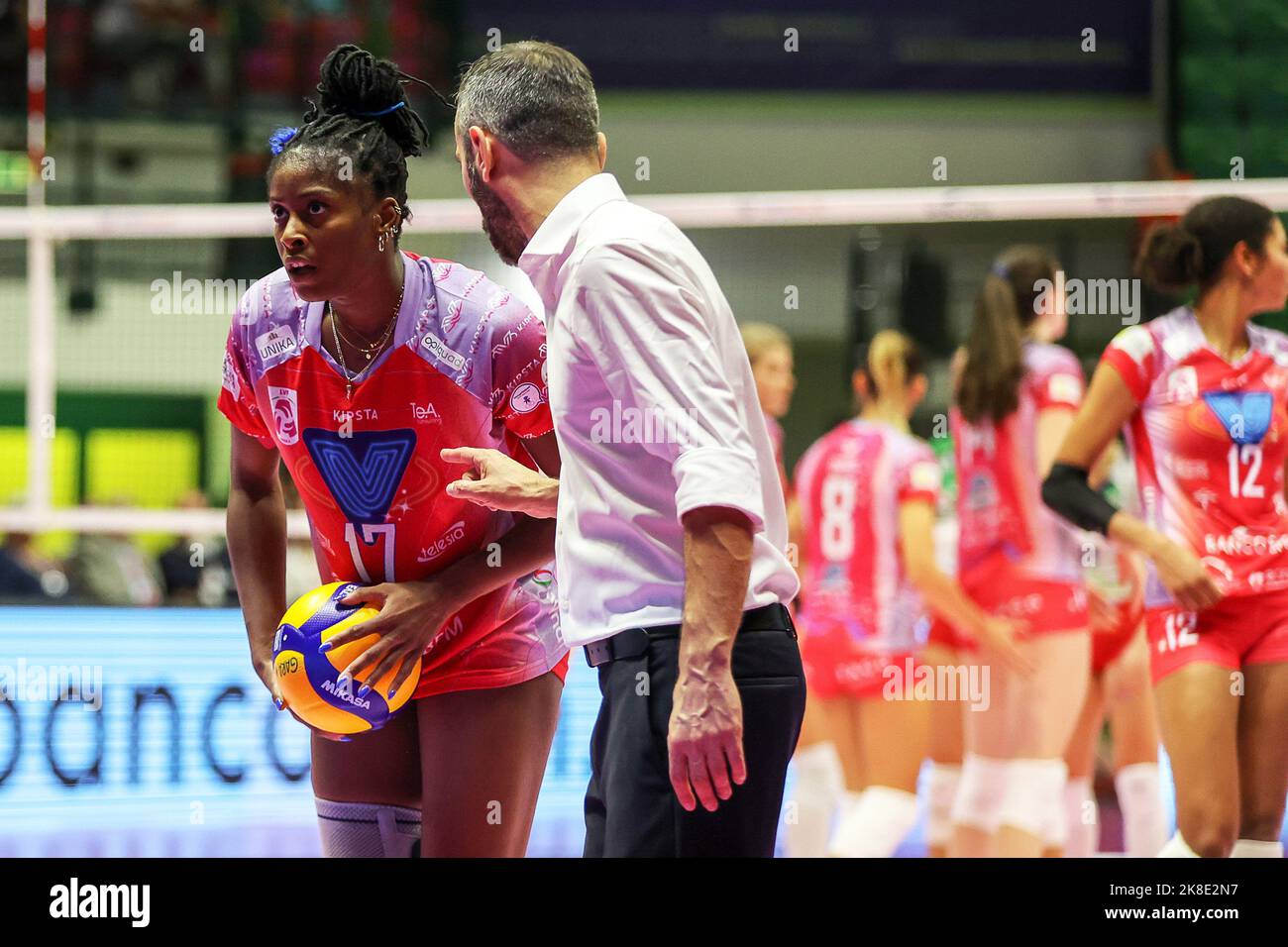 Marco gaspari head coach hi-res stock photography and images - Alamy