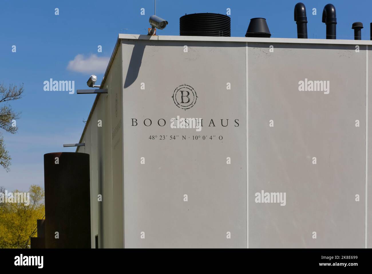 Detail, facade, boathouse, lettering, letters, surveillance cameras ...