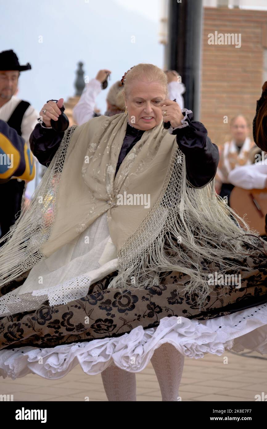 Traditional Malaga dress, dance and folk music in the white village of ...