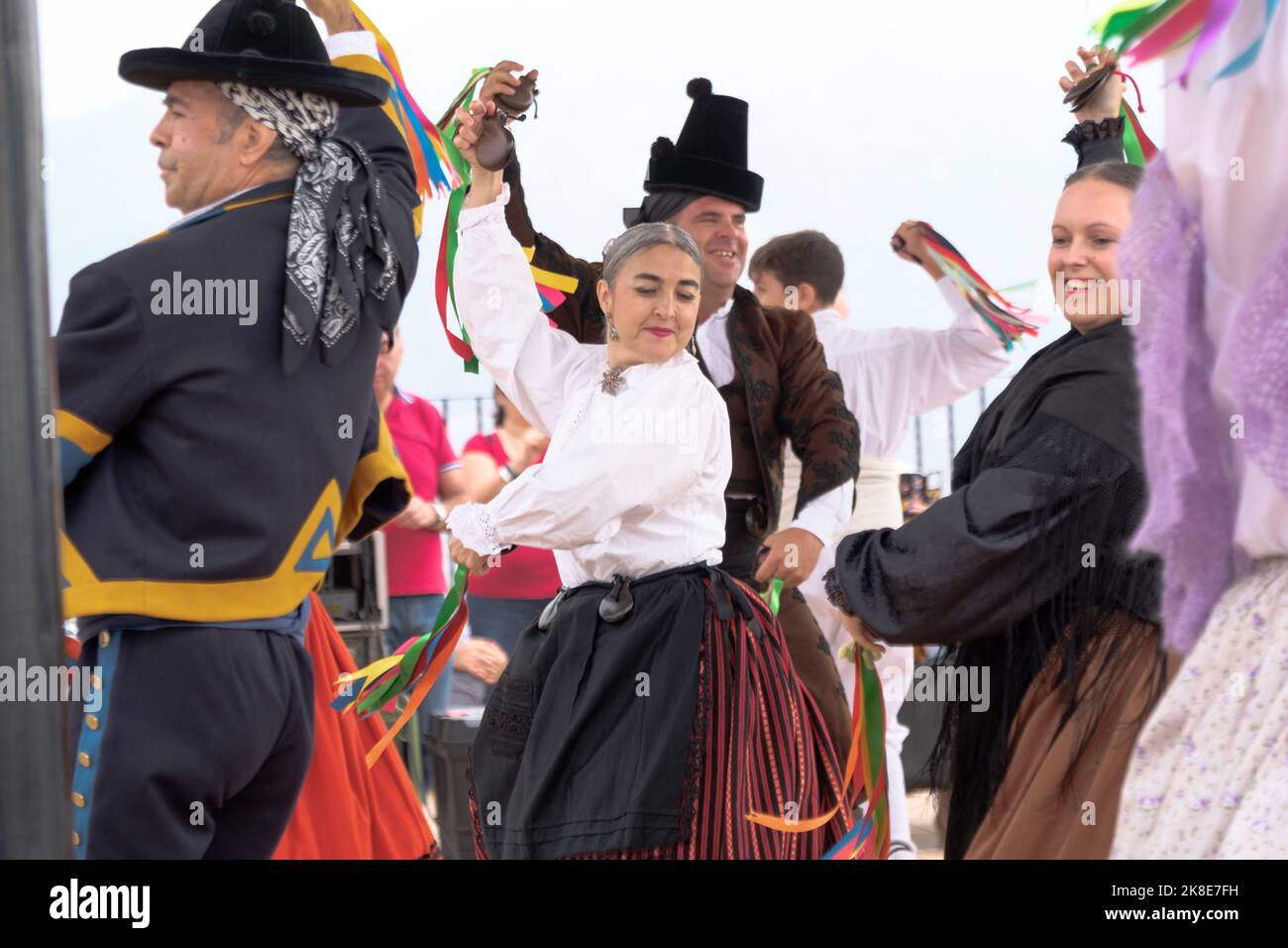 Traditional Malaga dress, dance and folk music in the white village of ...