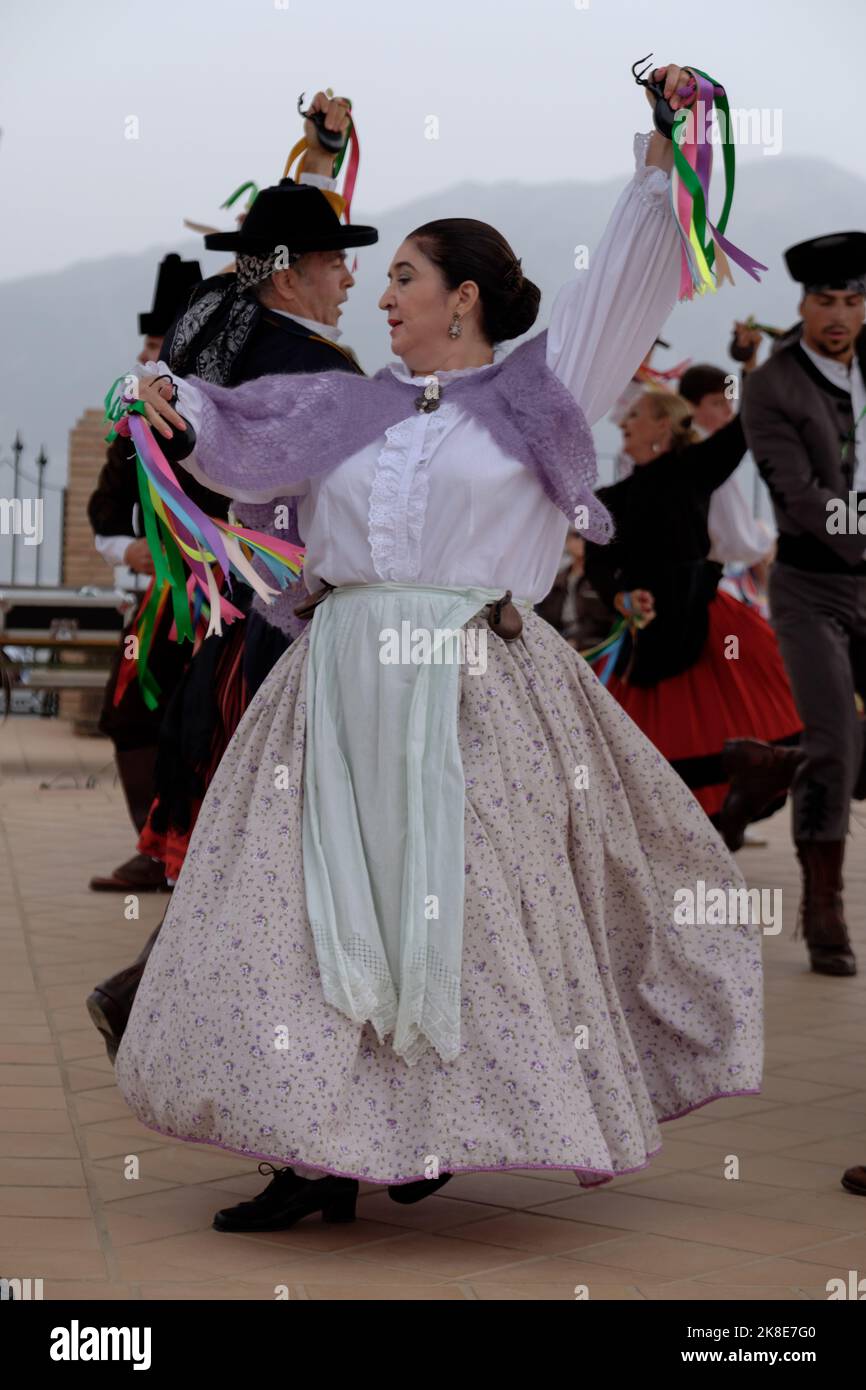 Traditional Malaga dress, dance and folk music in the white village of ...